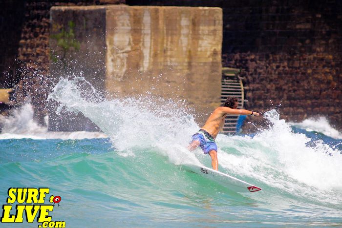Alessandro Piu firma con Wipe Out - Surfcorner.it | italian surfing portal