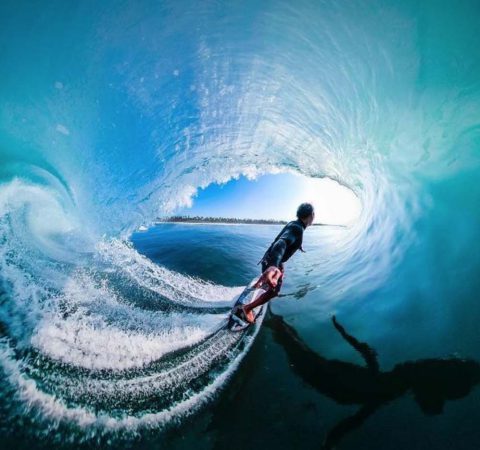 Mikala Jones muore a 44 anni surfando alle Mentawai - Surfcorner.it ...